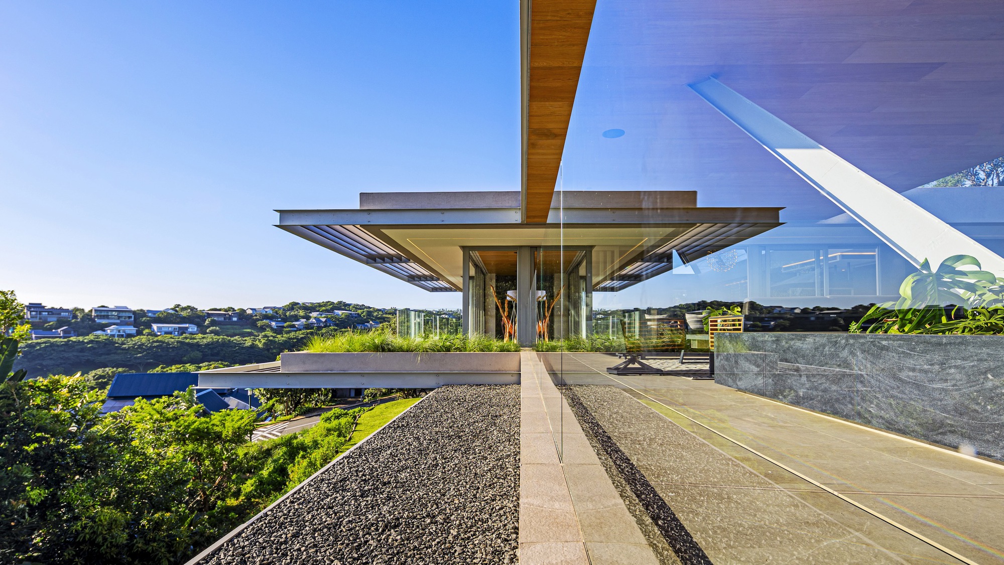 懸臂結構下的休憩天堂，南非新典範宅邸Casa Beiramar／Metropole Architects - 建築美學｜新聯陽・新境界